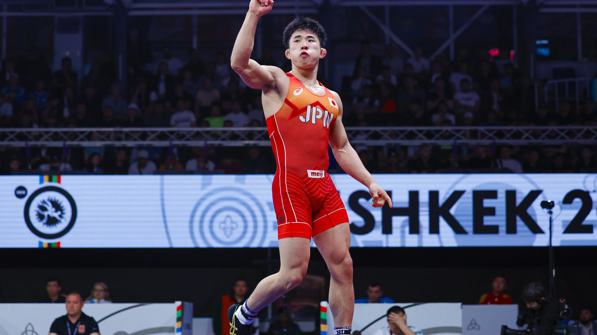 Rising star Sogabe survives scare to gain Paris 2024 ticket