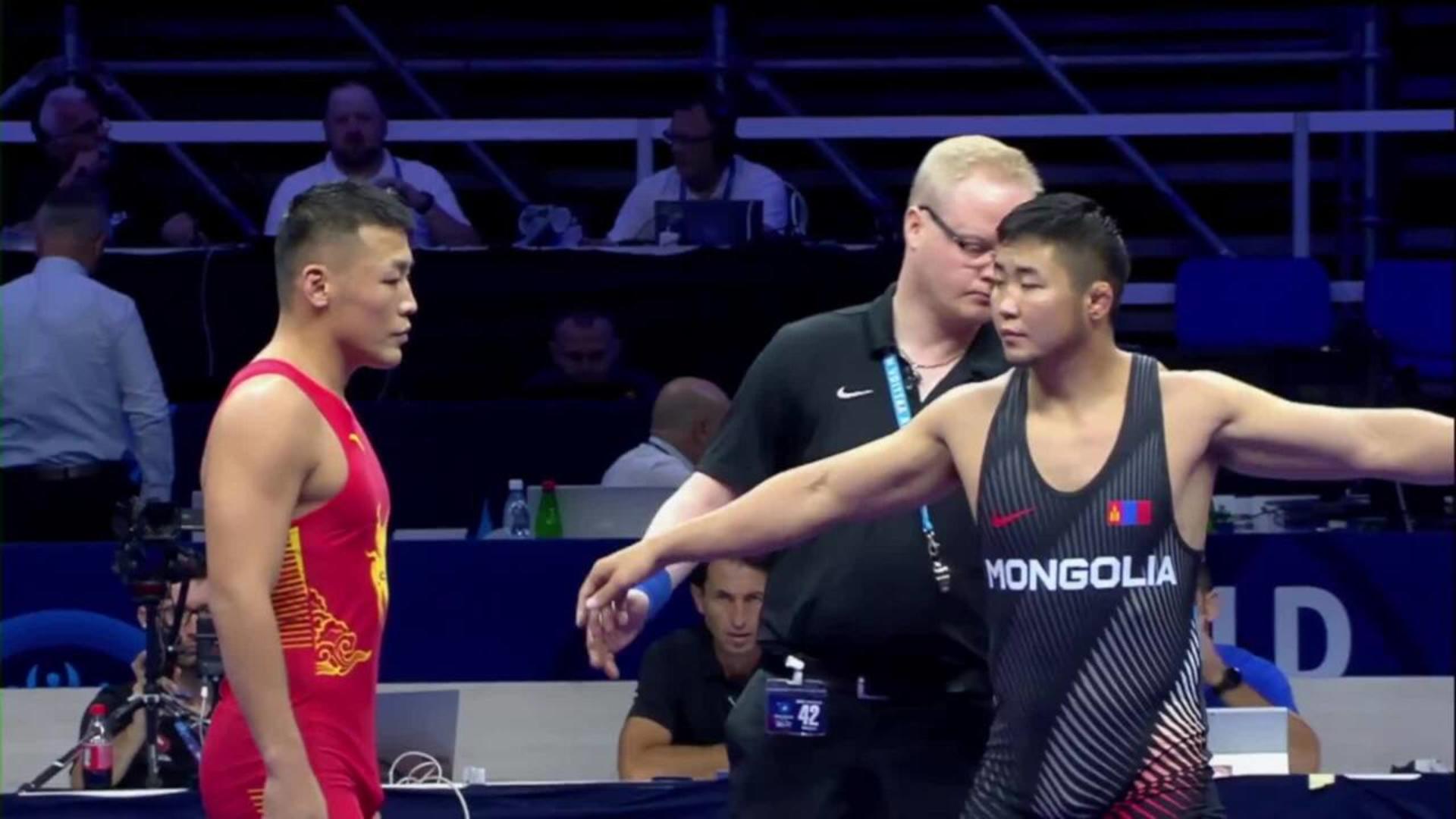 Peilong LI (CHN) vs. Byambadorj BAT ERDENE (MGL) | Seniors World ...
