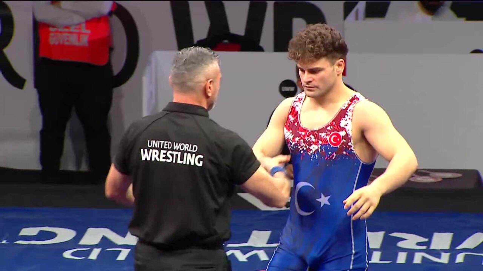 Boris MAKOEV (SVK) vs. Osman GOCEN (TUR) | 2024 World OG Qualifier ...